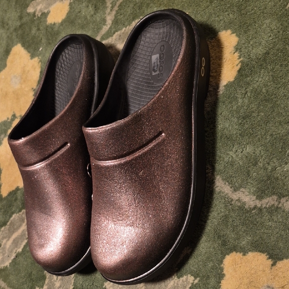 OOFOS | Shoes | Oofos Bronze Slipon Clogs | Poshmark